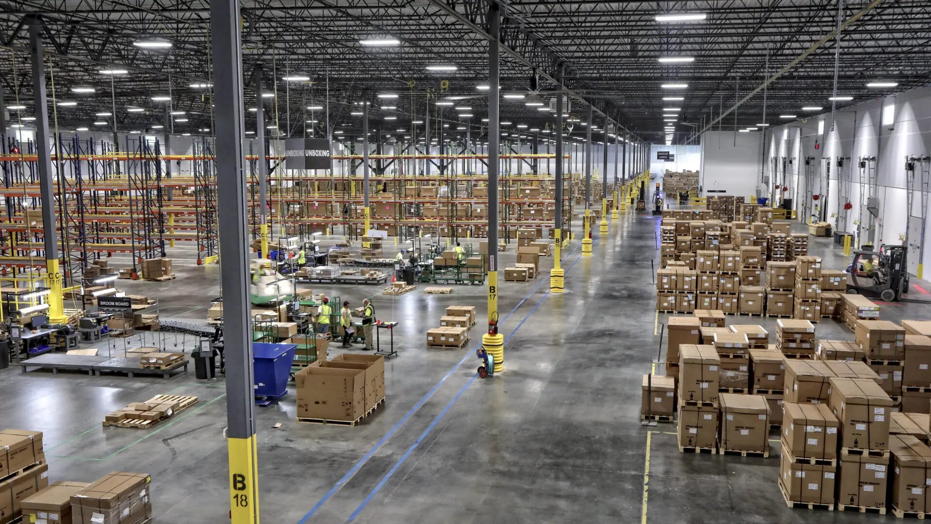 LED Linear vs UFO High Bay Lights: Which Is Best for Your Warehouse ...
